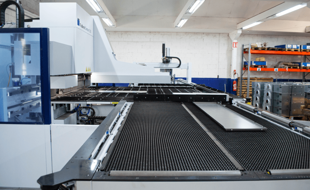 Large-format metal bending : new automatic bending center | Groupe TMA